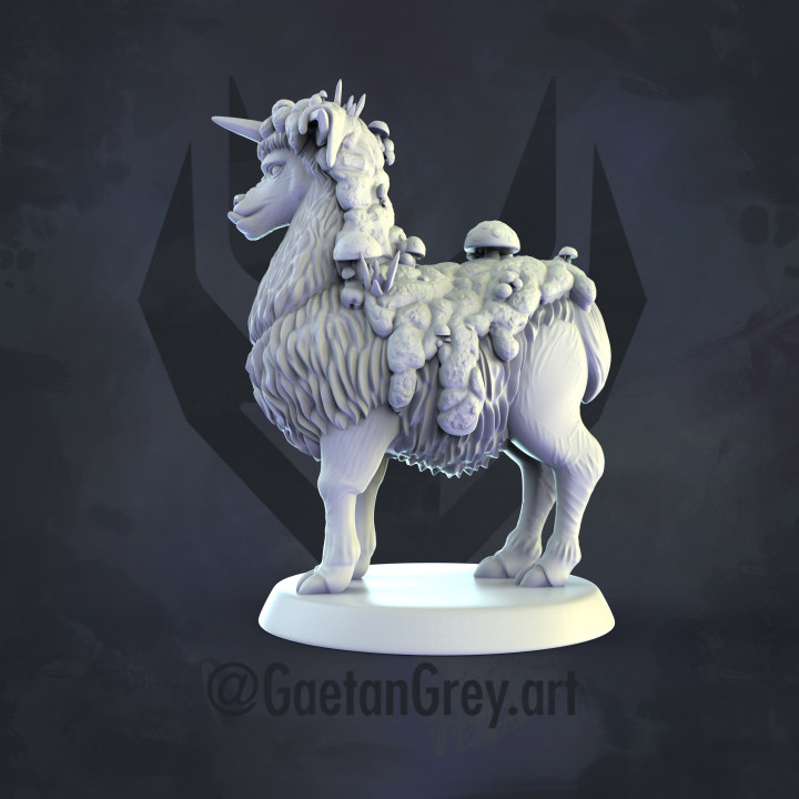 3D Printable Old Alpaca by Grinning God