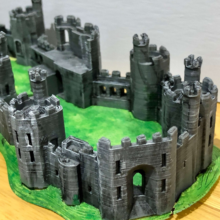 3D Printable Caernarfon Castle - Wales by MiniWorld3D
