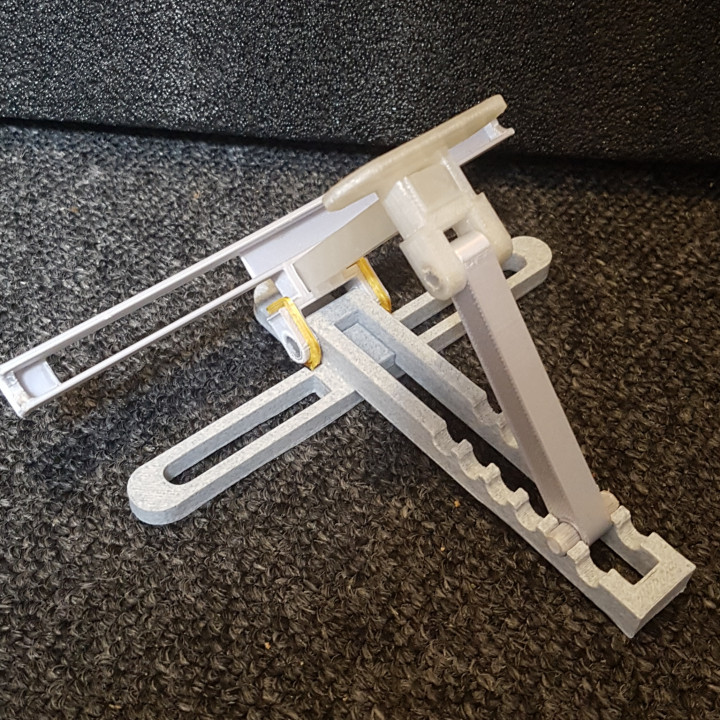 3D Printable tablet stand by Terry Green