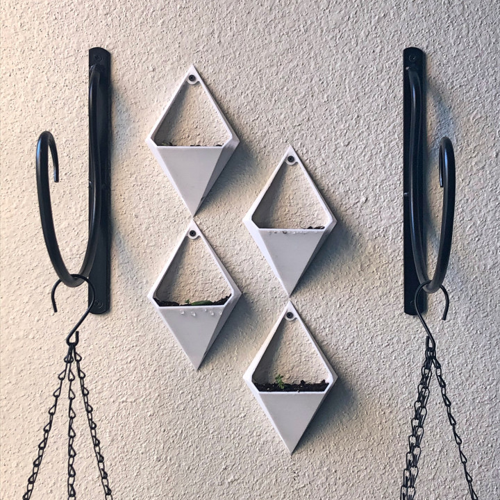 3D Printable Geometric Hanging Planter by Aguilar Workshop