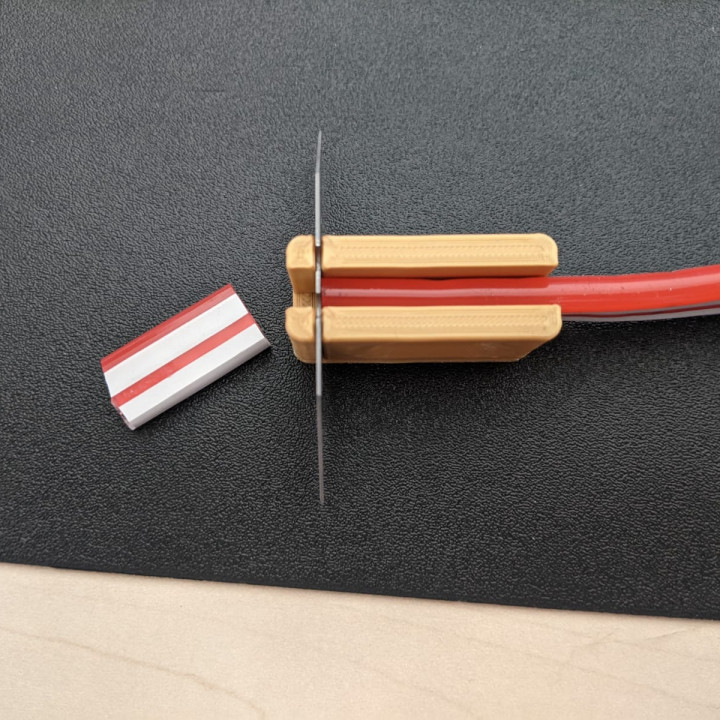 3D Printable Neon LED cutting guide by Dario Jozić