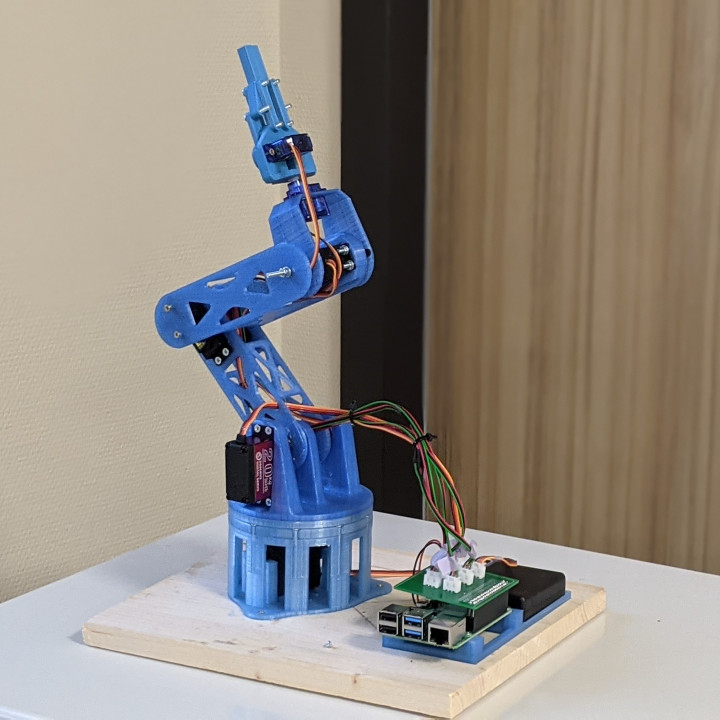 3D Printable 5 axis robot arm by Max Siebenschlaefer