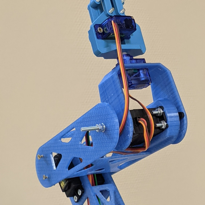 3D Printable 5 axis robot arm by Max Siebenschlaefer