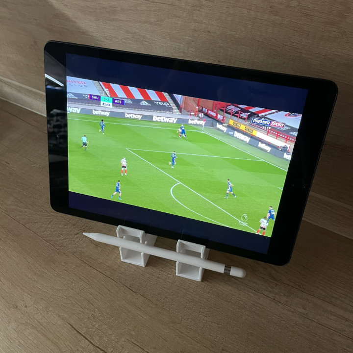 3D Printable Ipad Stand by Martin Jakl
