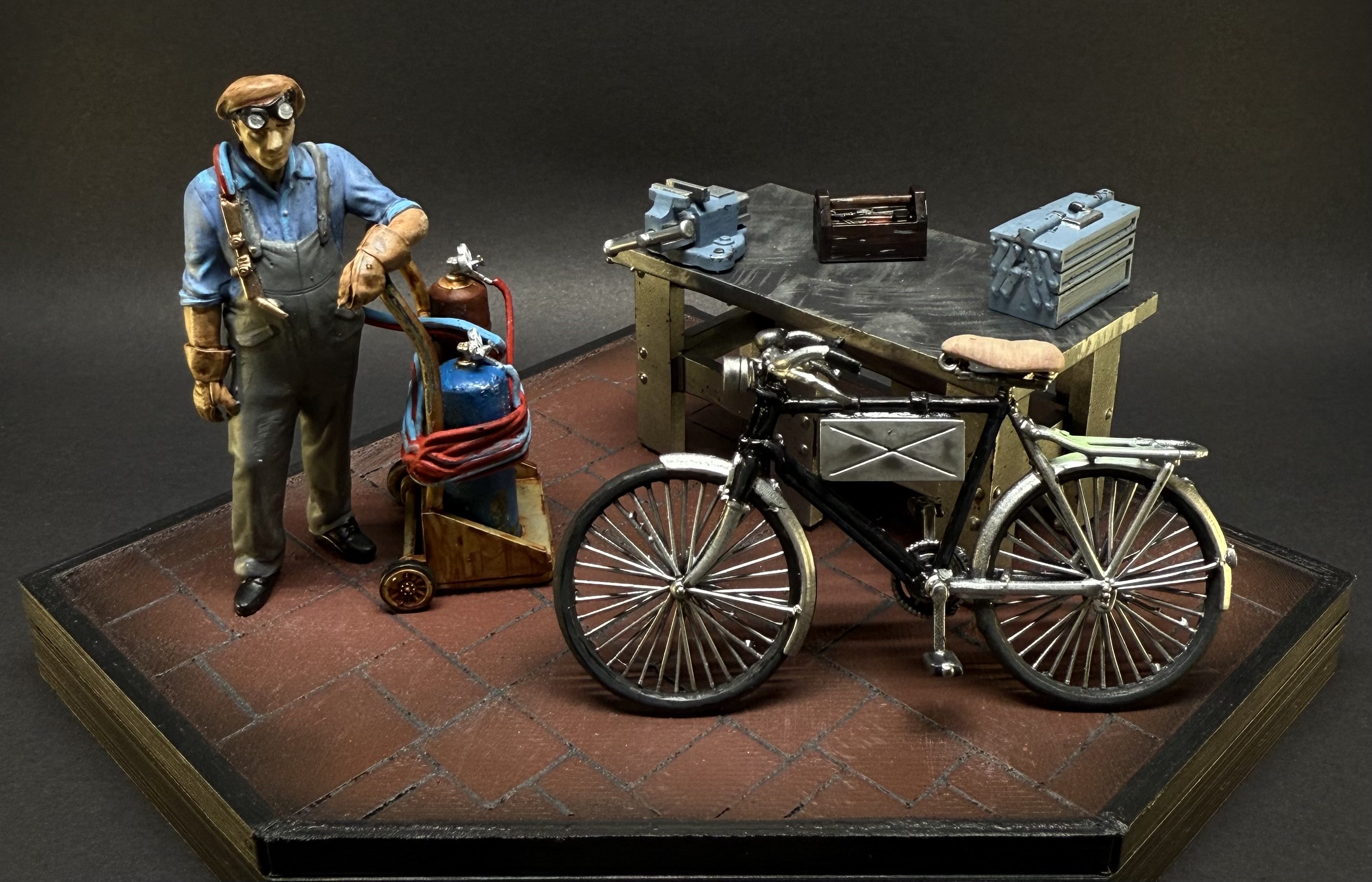 3D Printable Workbench and tools by Tiny Furniture