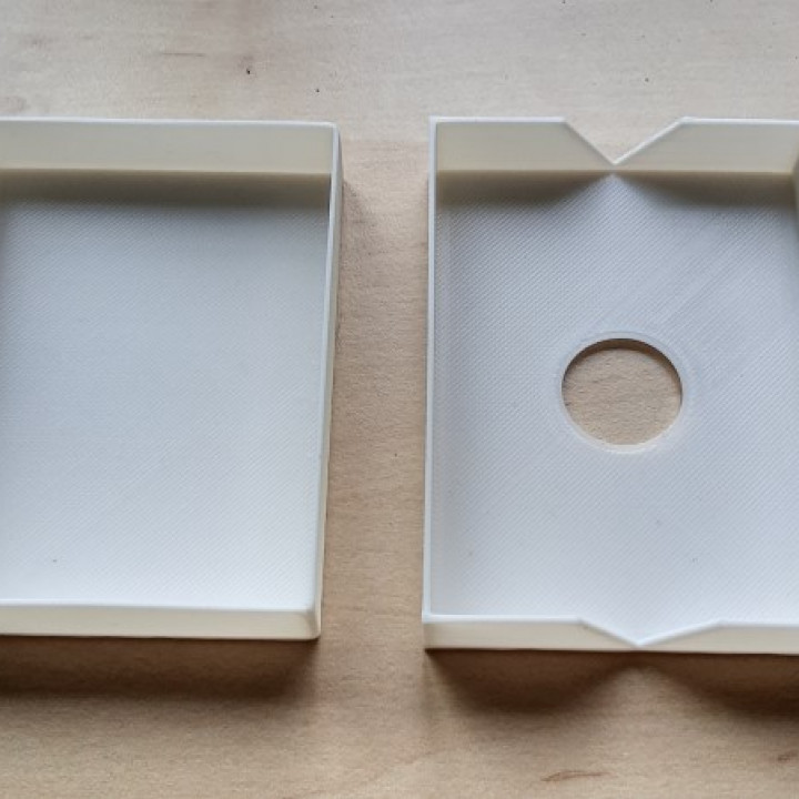 3D Printable Box for Cards by Maxwell Meytin