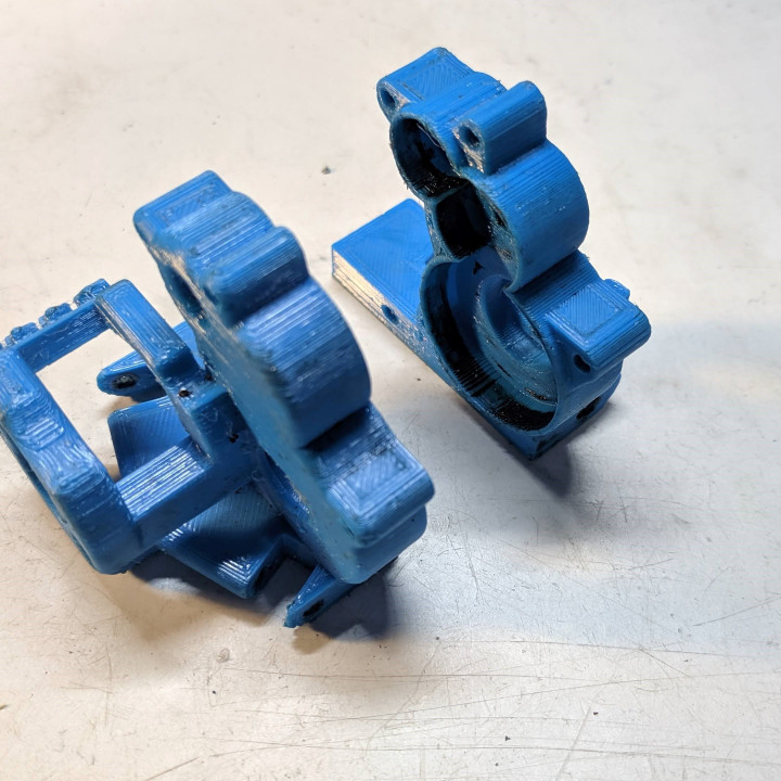 3D Printable The Cabra - RC Crawler Sporty Chassis by Daniel Anguita