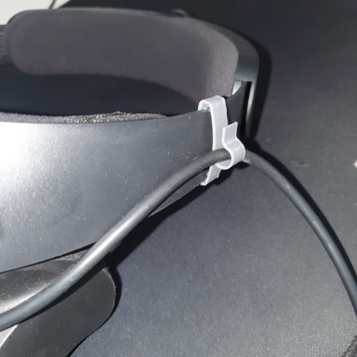 3D Printable oculus rift s maintien cable original by Michael Terranova