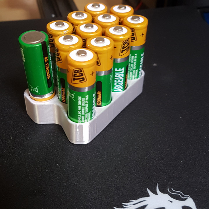 3D Printable AA battery holder by Terry Green
