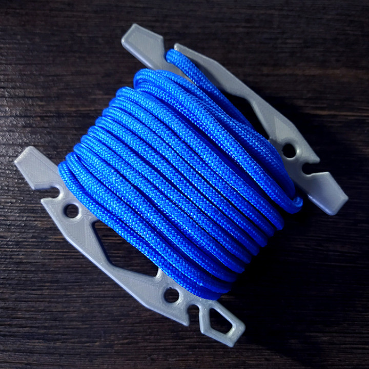3D Printable Paracord Spool by Notan