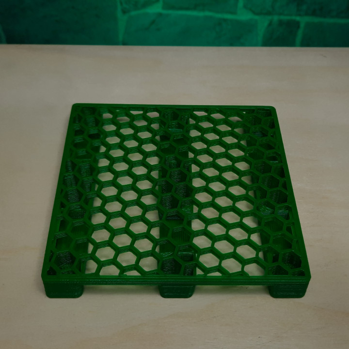 3D Printable Plastic Pallet Infill by Adha Arimi