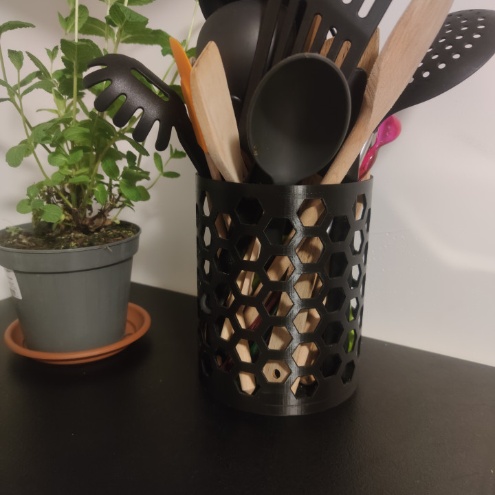 3D Printable Kitchen Utensils Holder by FurionCZ