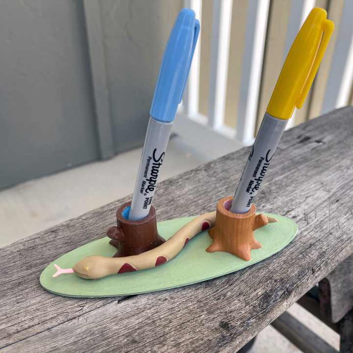 3D Printable Snake Sharpie holder by Philippe Barreaud