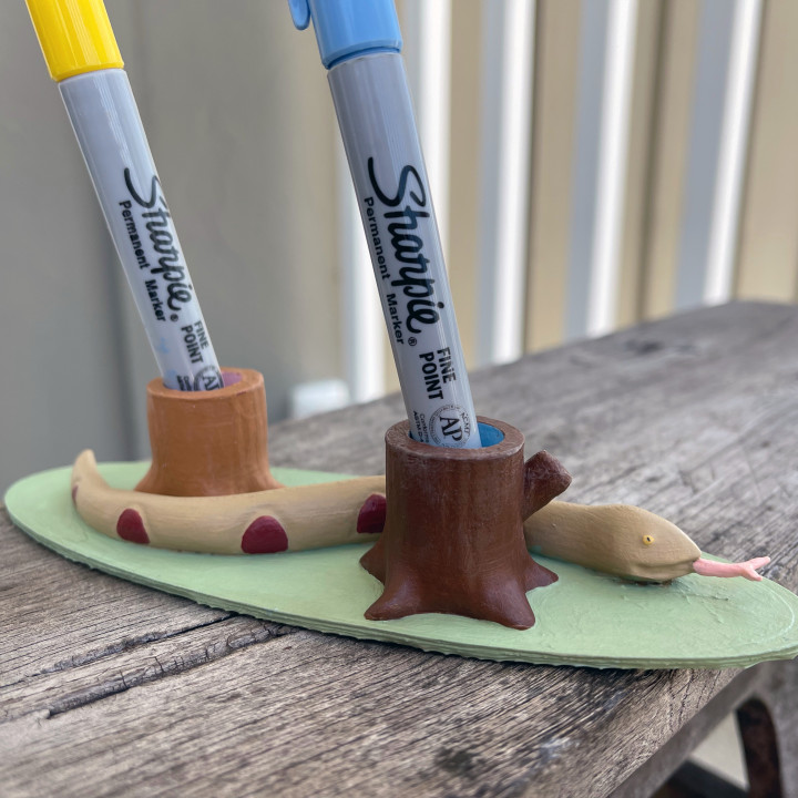 3D Printable Snake Sharpie holder by Philippe Barreaud