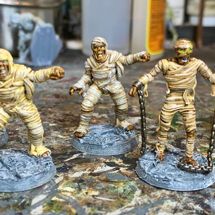 3D Print of Mummy with chains 32mm pre-supported by johnboehm