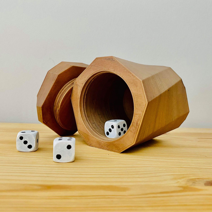3D Printable DIce Game Twist Up Box by Lazy Bear