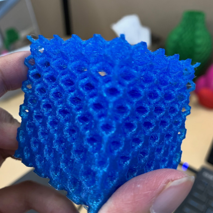 3D Printable TPU Test Cube by Sabrina Russell