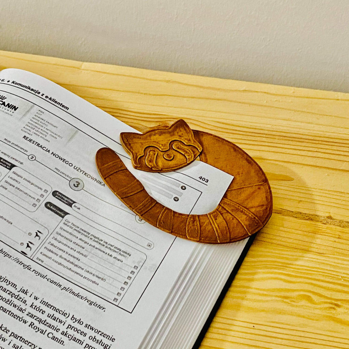 3D Printable Wooden Red Panda Bookmark by Lazy Bear