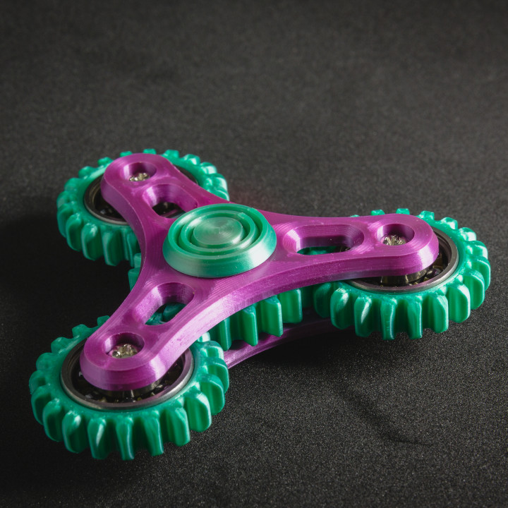 3D Printable Gear spinner by Andrey Fedotov