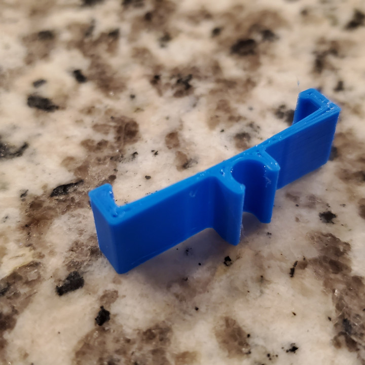 3D Printable Oculus Quest 2 Elite Strap Link Cable Support by Zack Clarke