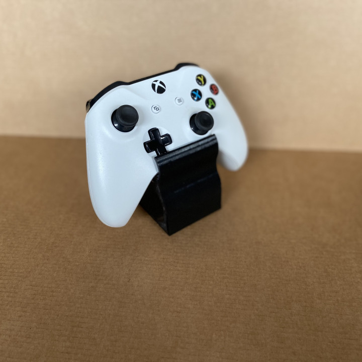 3D Printable Minimal Xbox Controller Stand by Charlie Altman