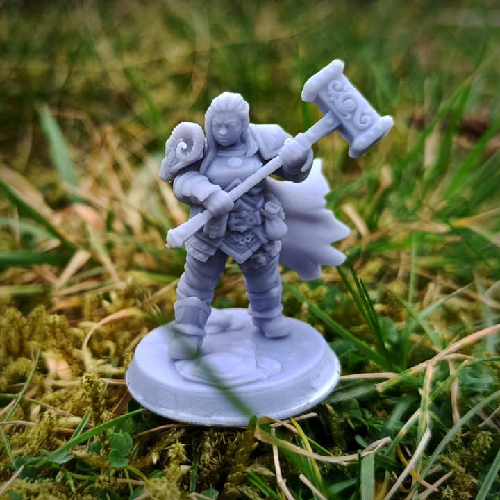 3D Printable Dwarf Female by Galaad Miniatures