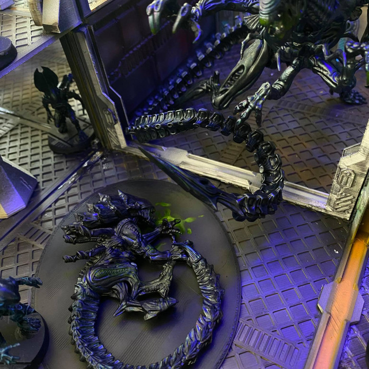 3D Printable JULY 2021 RELEASE - ALIENS VS HUMANS PART 3 by PAPSIKELS ...