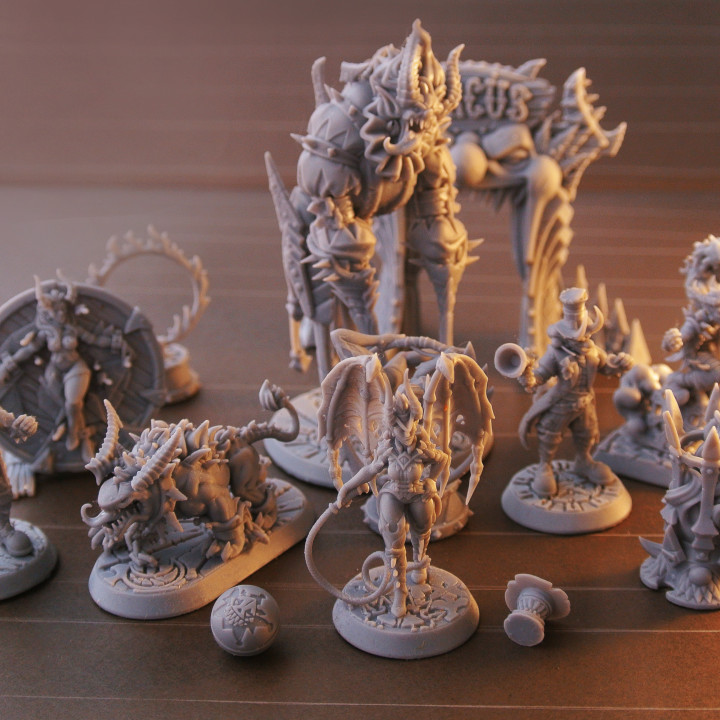 3D Printable bladefist demon by DrunkenDwarf