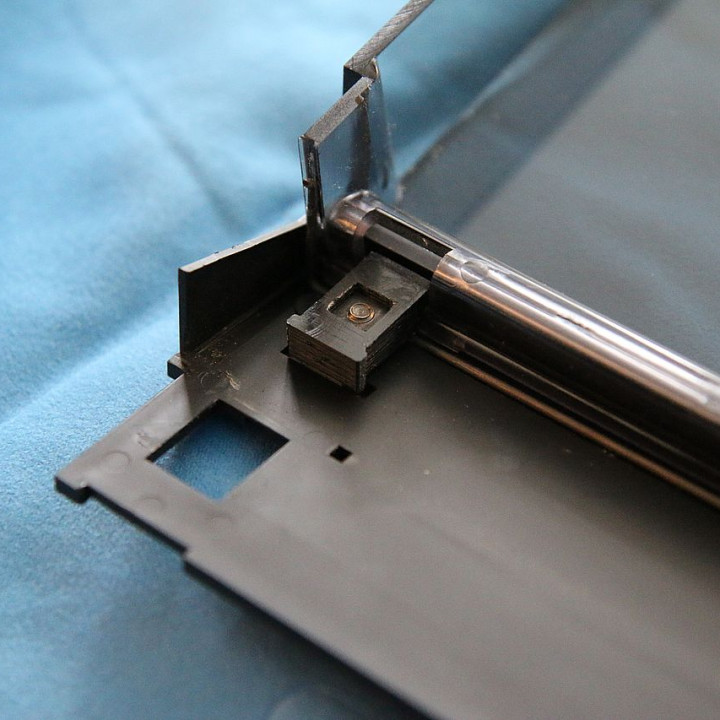 3D Printable Bang&Olufsen Beogram 2202 / 2402 Deckelhalter und ...