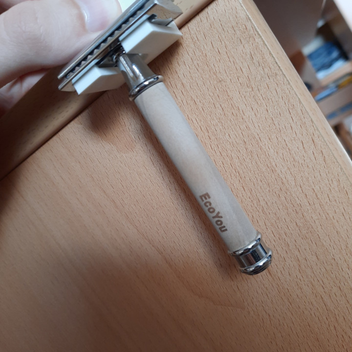 3D Printable wallmount safty razor by Felix