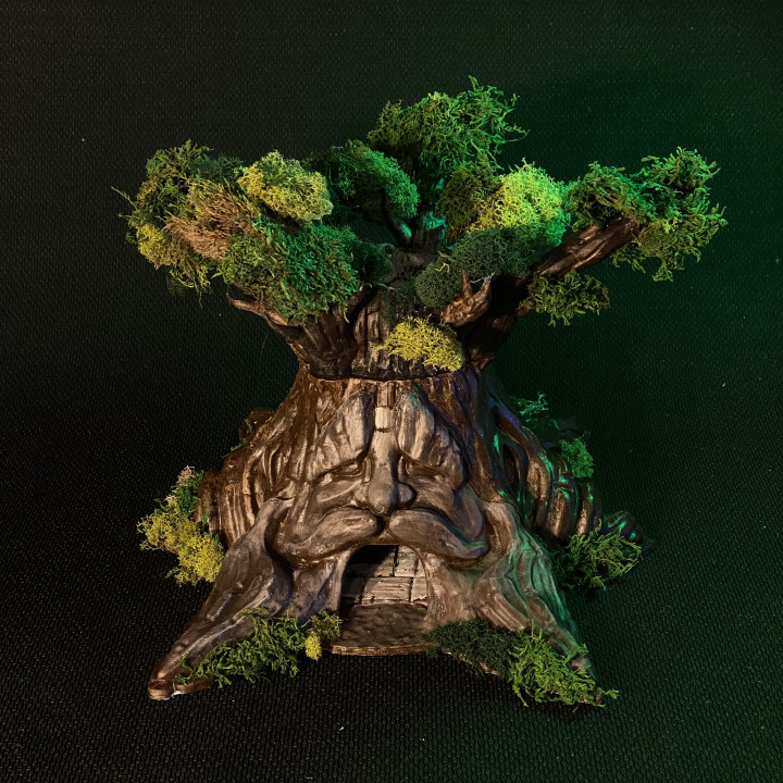 3D Printable The King Tree by Lamppost Collective