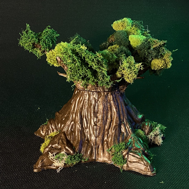 3D Printable The King Tree by Lamppost Collective