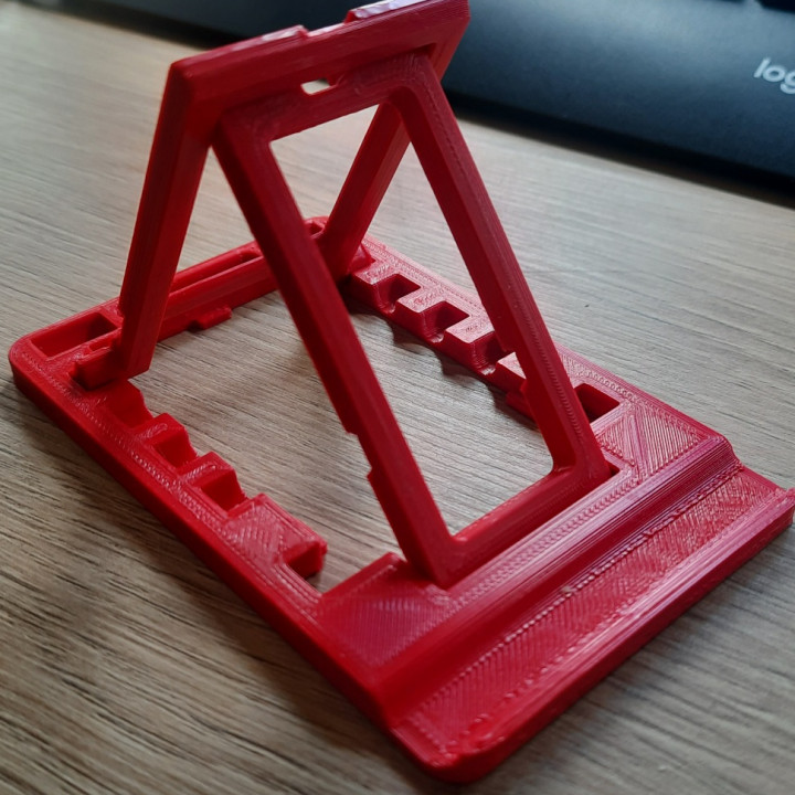 3D Printable Phone stand by KeeoFox
