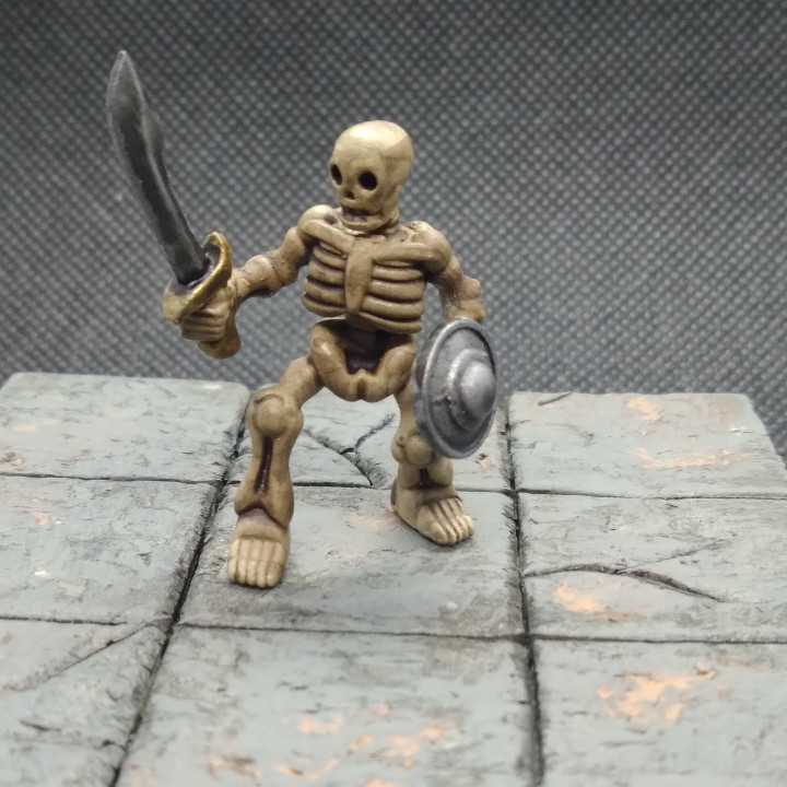 3D Printable Skeleton w/ Scimitar, Miniature by LostPage