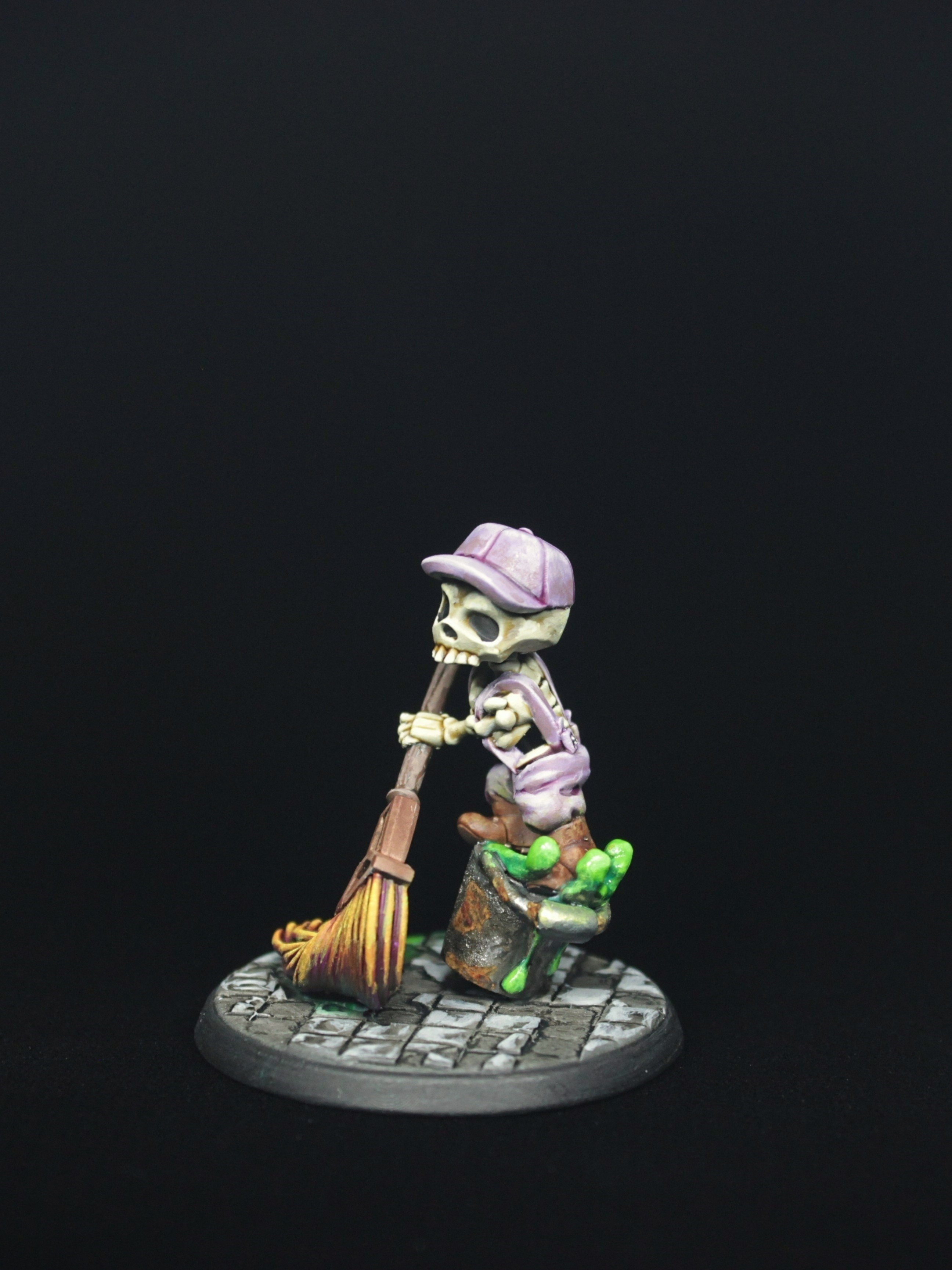 3D Printable Moppy the Skeleton by Twin Goddess Miniatures