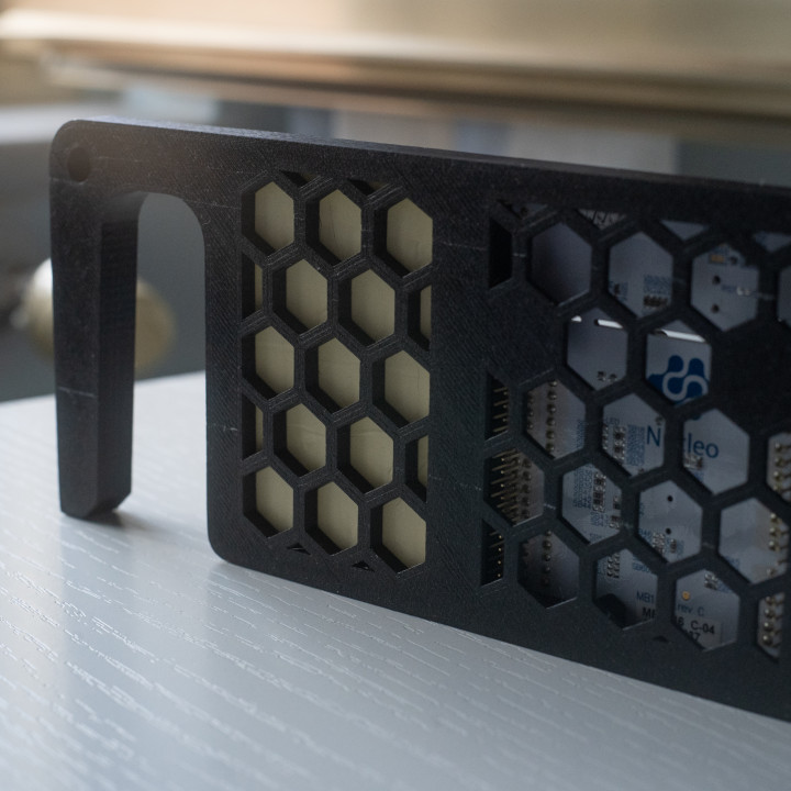 3D Printable Nucleo 64 board case with breadboard by Simon