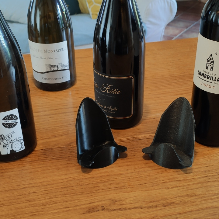 3D Printable Wine bottle stand / support bouteille de vin by jimflc