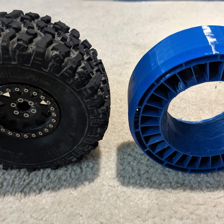 3D Printable 5.75" Tire Insert (2.2" wheel) by Daniel Anguita