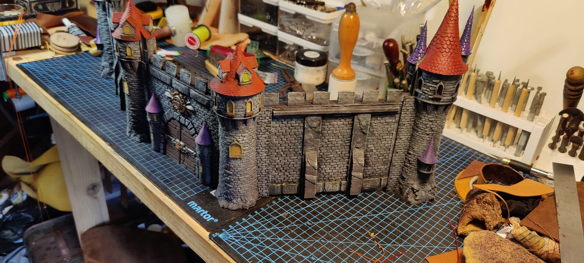 3D Printable Modular Citadel GM Screen - SUPPORT FREE! by FatesEnd