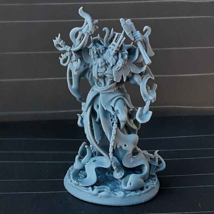 3D Printable Engar the ghost king by DrunkenDwarf