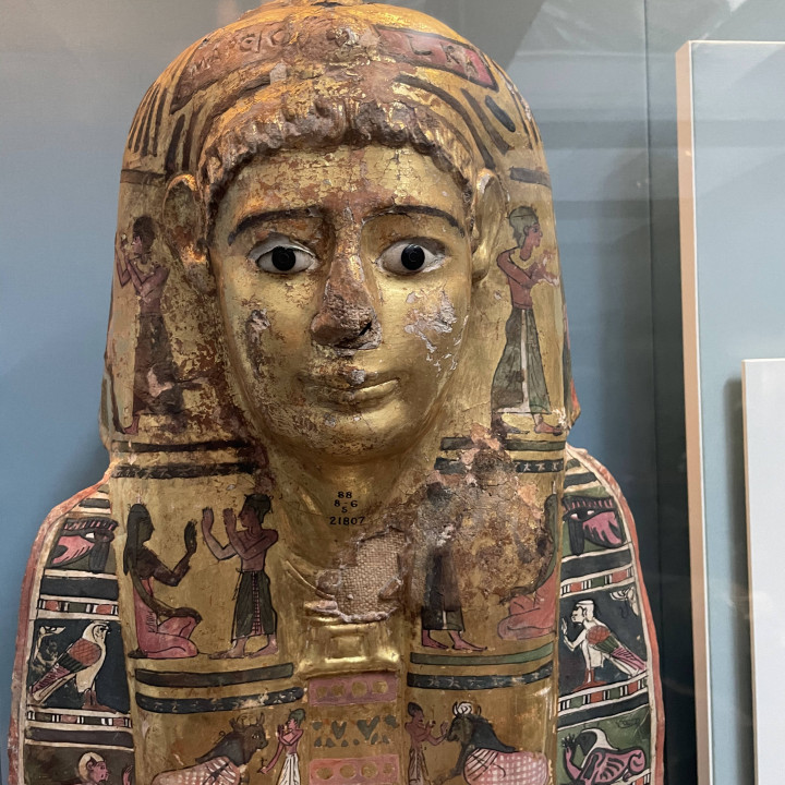 3D Printable Gilded cartonnage mask of a young man named Mareis by Scan ...