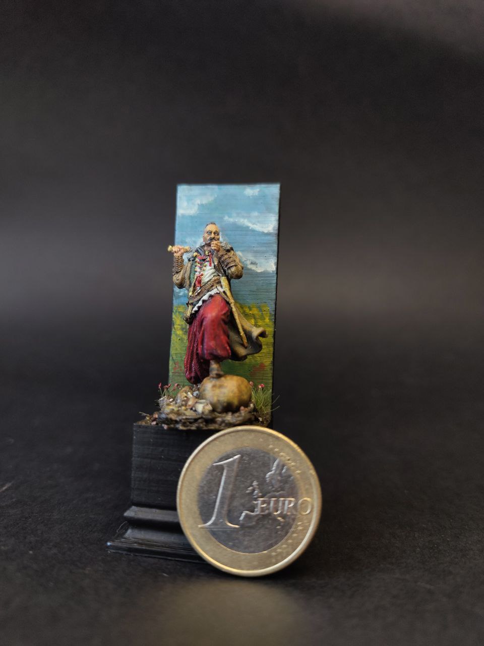 3D Printable Display plinths with backdrop by Ogareg Miniatures