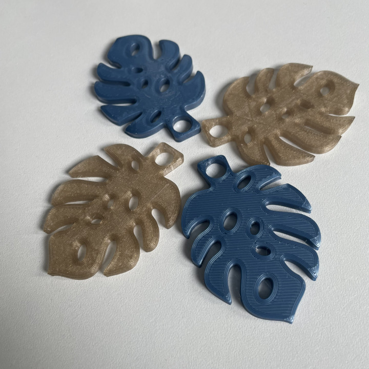 3D Printable Leaf pendant by Ilya