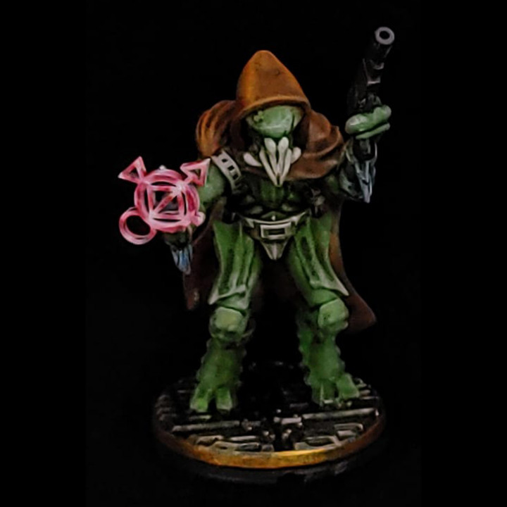 3D Printable Mollusk Alien Technomancer by Print Paint Play