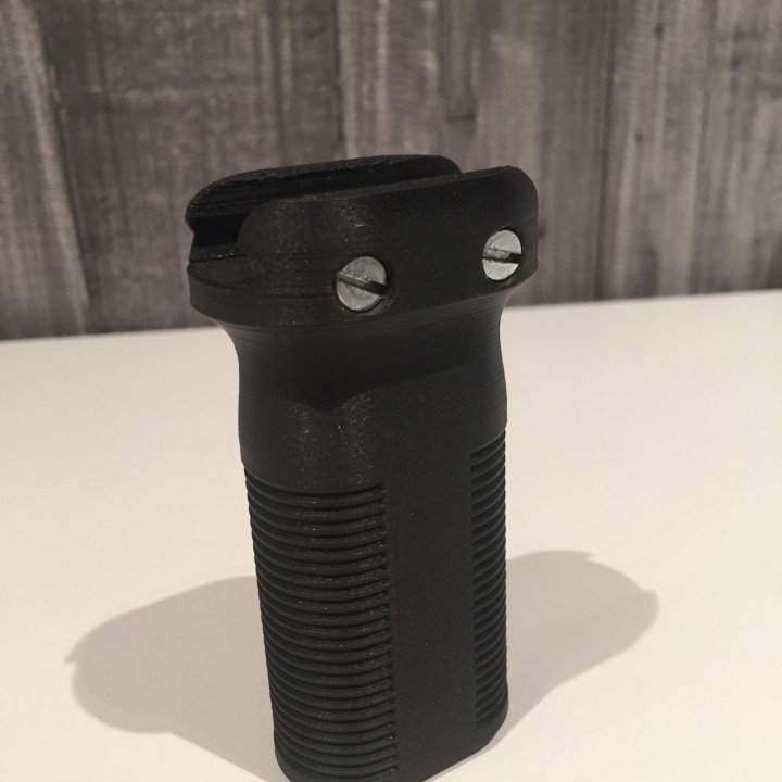 3D Printable Rifle foregrip by Taneli Malinen