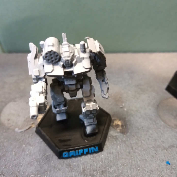 3D Printable Medium Battlemech bases, 32mm (resin) by Impossible Emporium