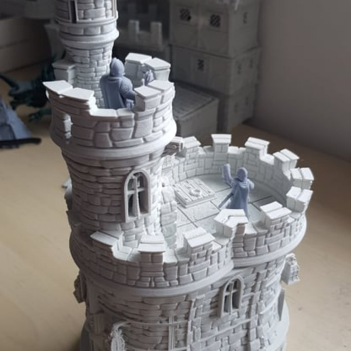 3D Printable A Tale Of Two Cities by Iain Lovecraft