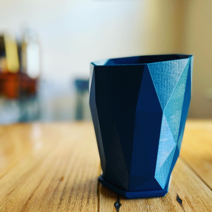 3D Printable Low Poly Planter by Bradley Shaw