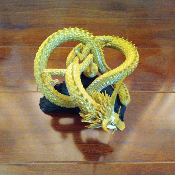3D Printable Torus knot dragon and pearl by Justin Lin