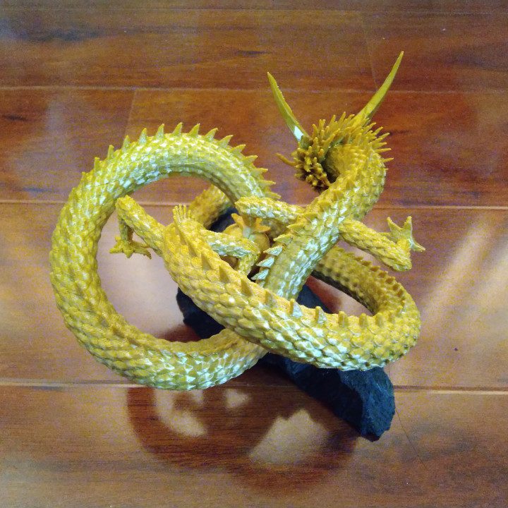 3D Printable Torus knot dragon and pearl by Justin Lin